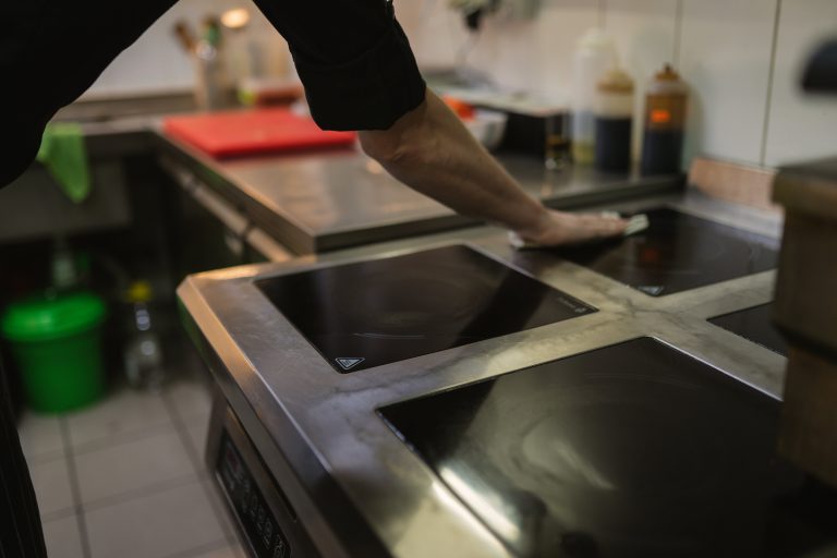 Kitchen Deep Clean - Food Safety Compliance | Rentokil Hygiene